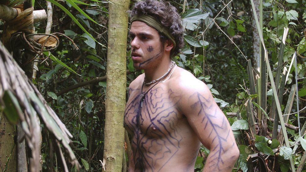 Record-breaking adventurer Ross Edgley gets honorary degree - BBC News