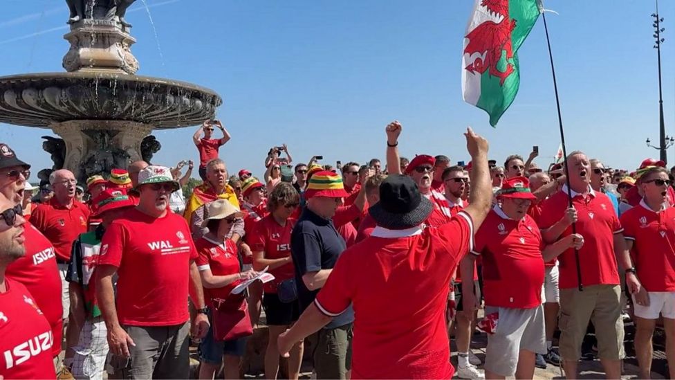 Rugby World Cup: Honeymoon at tournament for Welsh-English couple - BBC ...