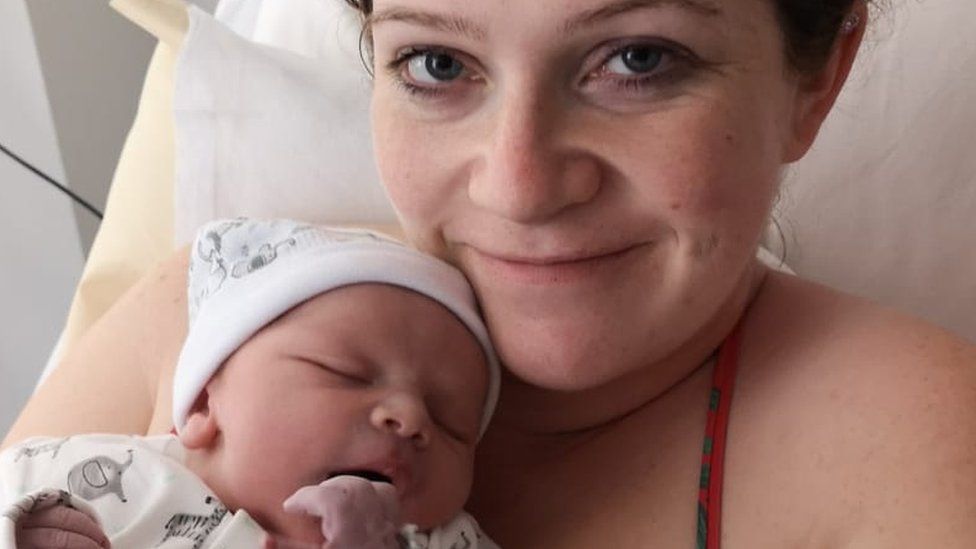 Coronavirus: 'Lockdown completely unprepared me to be a mum' - BBC News