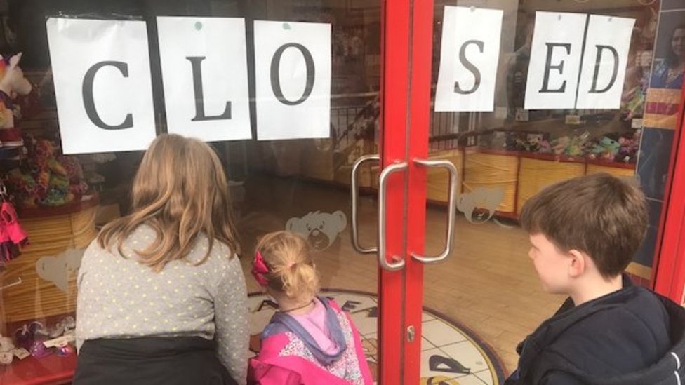 Cuddly toy chaos at Belfast Build-A-Bear Workshop - BBC News