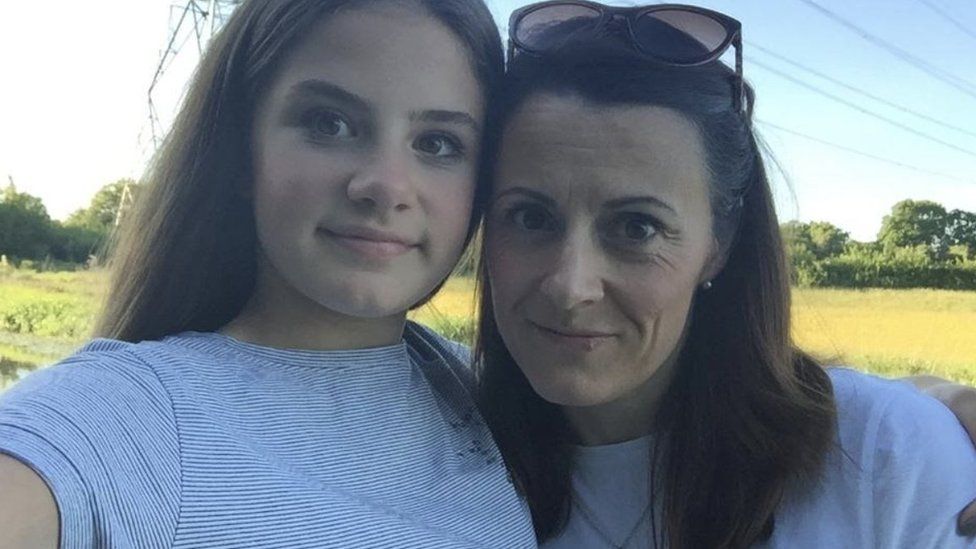 West Midlands police officer's stem cell appeal for daughter - BBC News