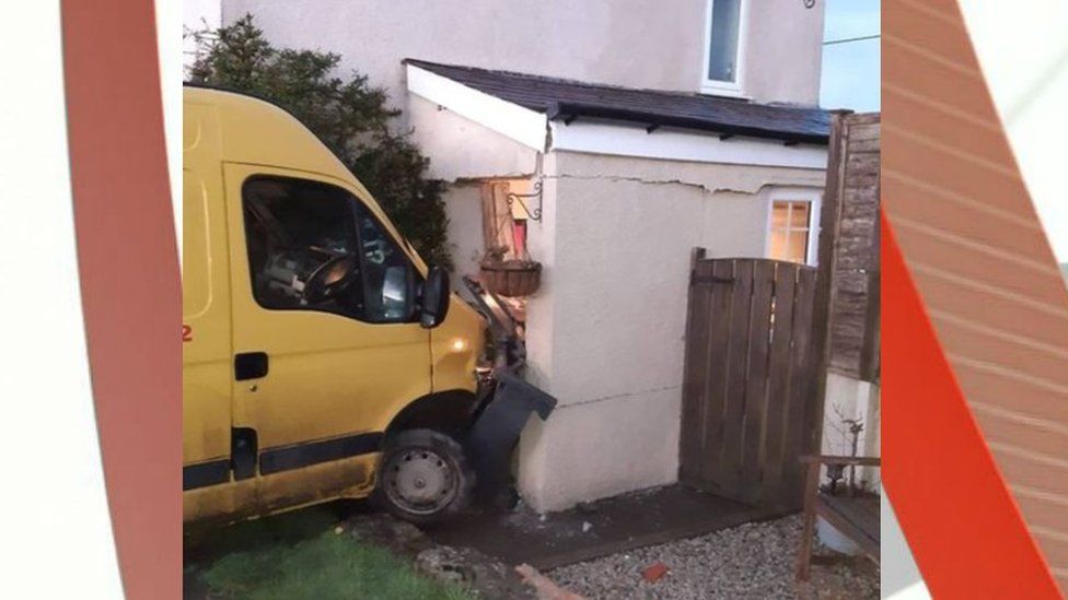 Crashed van stuck in Holsworthy house for three days - BBC News