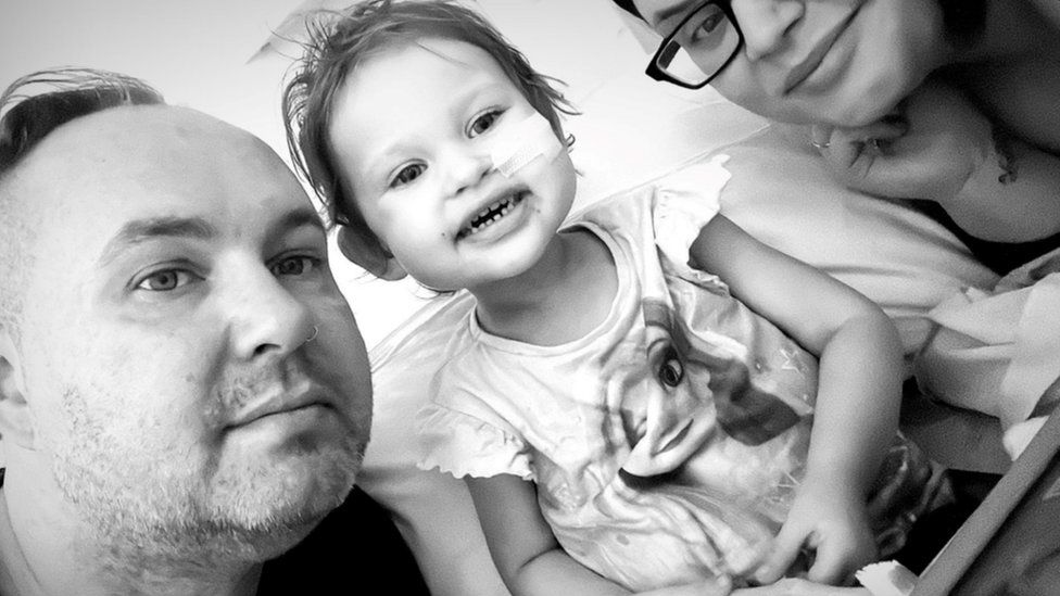 Stourbridge parents to deliver presents in daughter's memory - BBC News