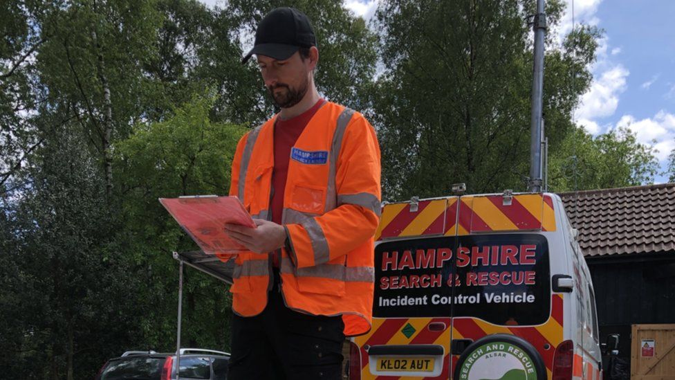 Richard Morris: Forest search for missing British diplomat - BBC News