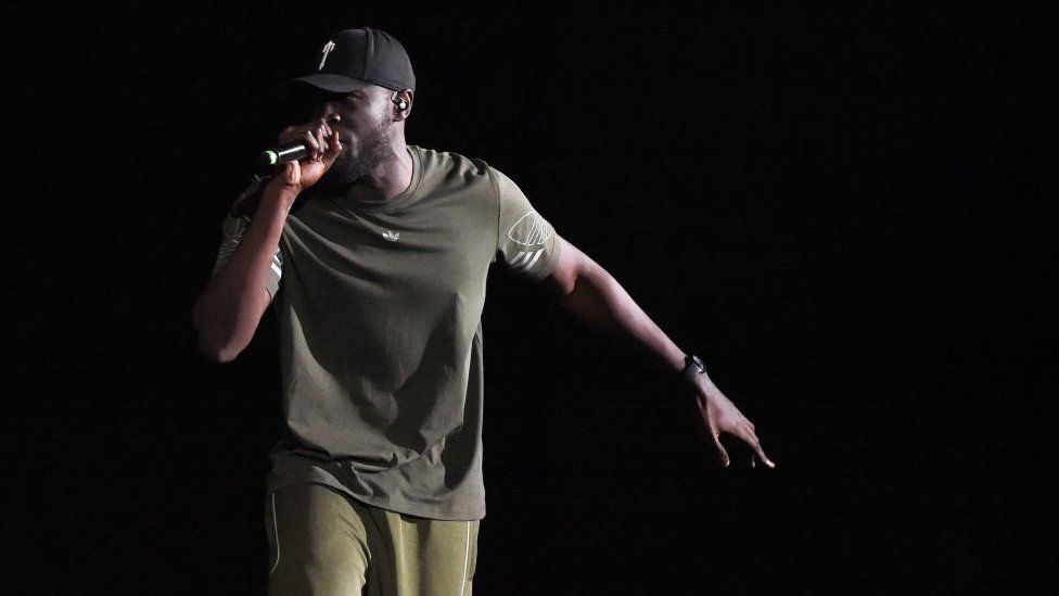 Stormzy's Vossi Bop beats Taylor Swift's Me to UK number 1 - BBC Newsround