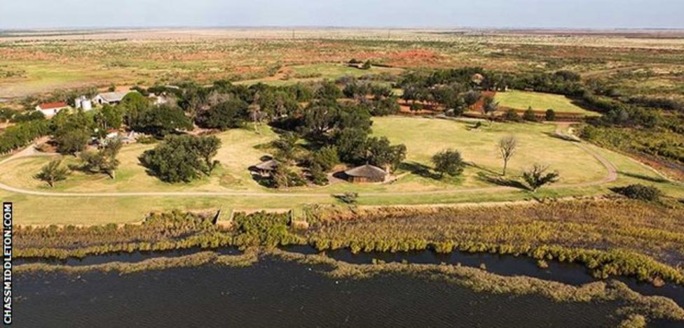 Stan Kroenke: Arsenal shareholder spends £500m on Texan ranch - BBC Sport