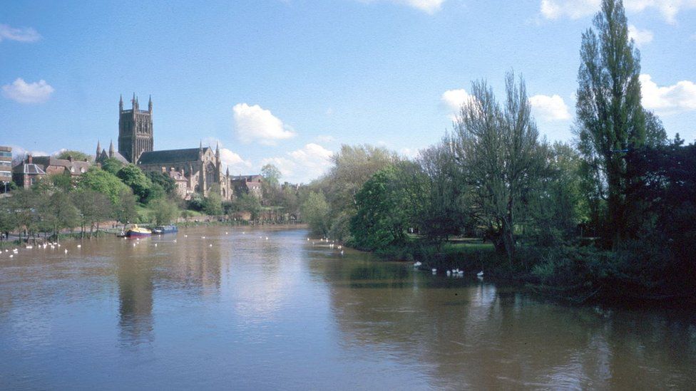 Magnet fisherman pulled wartime shell from River Severn in Worcester ...