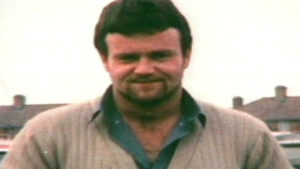 Convict 'not involved' in Cardiff body in carpet killing - BBC News