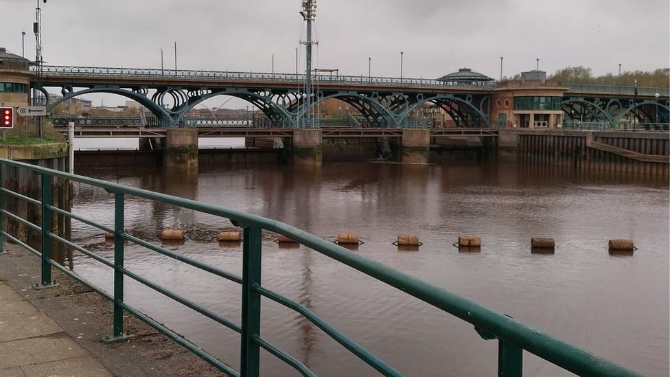 Concerns after Tees Barrage fault causes water level drop - BBC News