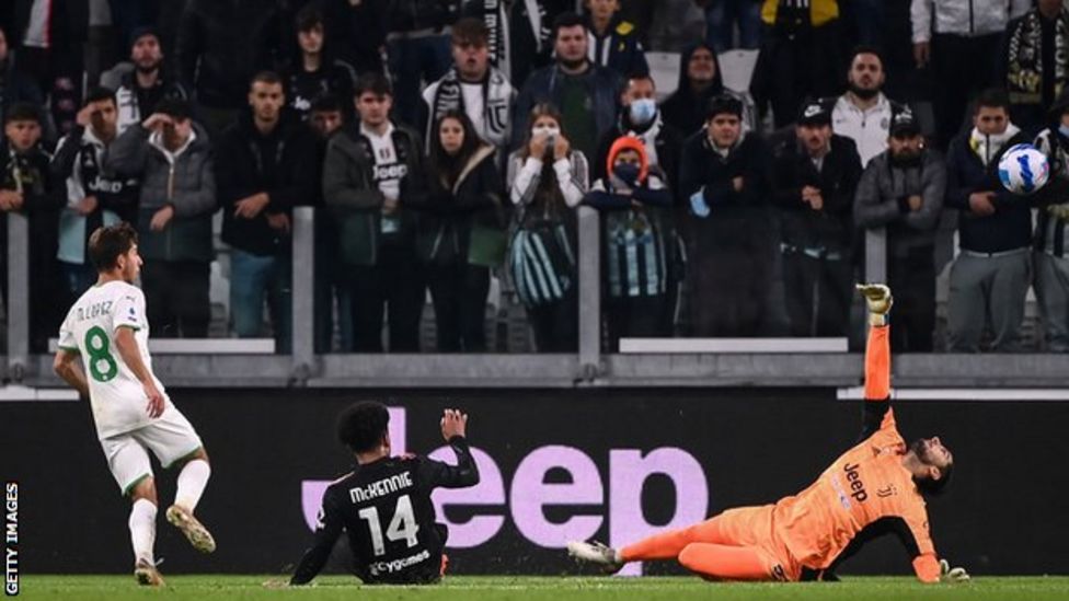 Juventus 1-2 Sassuolo: Juve fall to surprise injury-time defeat - BBC Sport