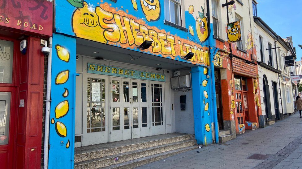 Sherbet Lemon: Cocktail bar's licence revoked - BBC News
