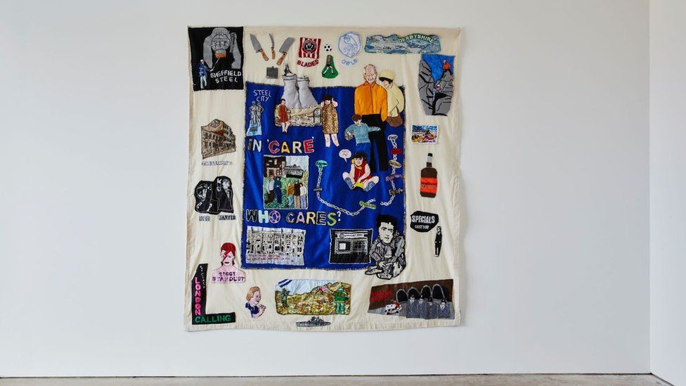 Sir Grayson Perry and Somerset quiltmaker exhibit in Watchet - BBC News