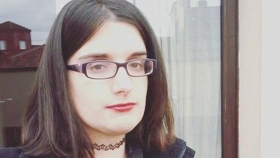 The Spanish rappers getting 'terror' sentences for songs - BBC News