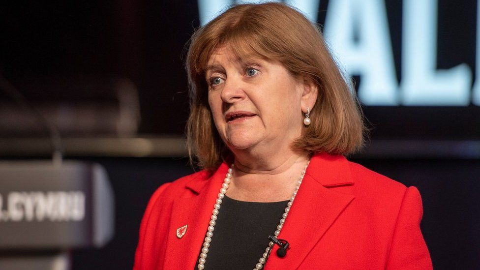 S4C must "restore trust" after bullying claims, ex member says - BBC News