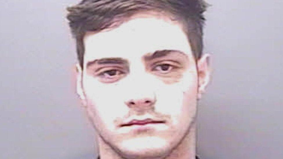 Life sentence for alarm row murderer Louis Fowler - BBC News