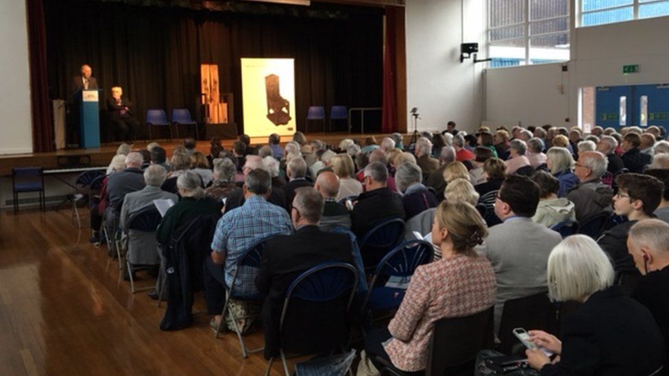 Birkenhead festival marks Hedd Wyn Black Chair centenary - BBC News