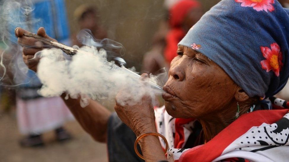 Africa in pictures: 28 August-3 September 2015 - BBC News