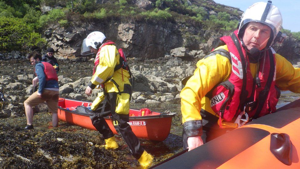 Scottish RNLI crews experience busy holiday weekend - BBC News