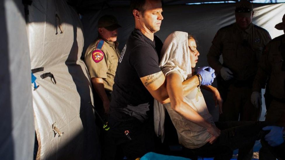 What do heatwaves do to the body and who is most at risk? - BBC News