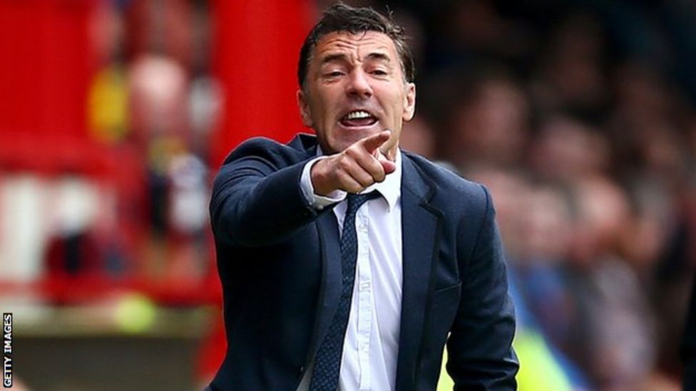 Dean Saunders: Chesterfield boss denies club is in crisis - BBC Sport