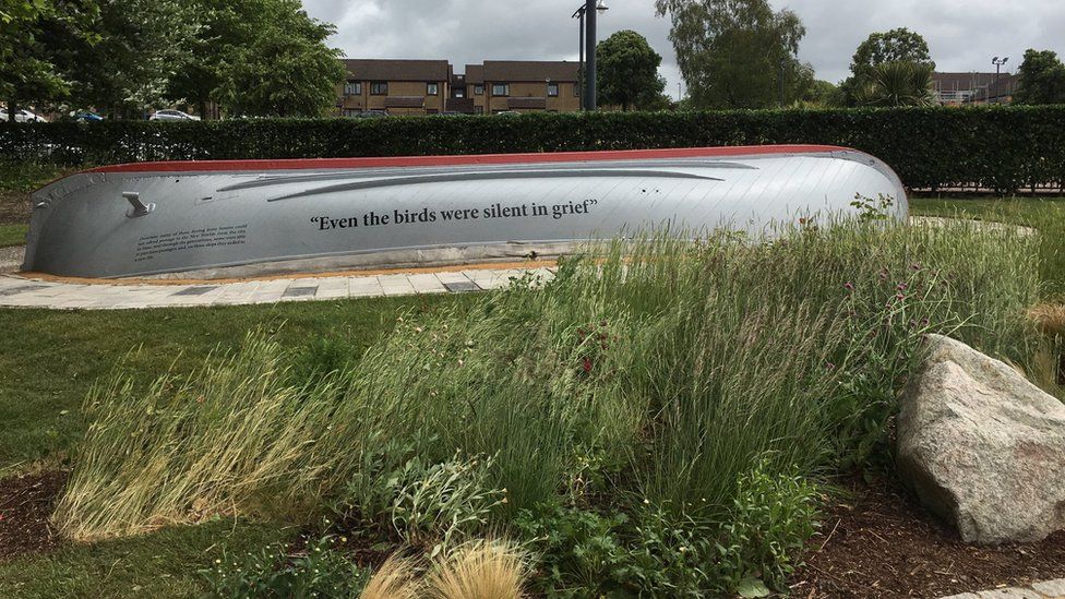 Irish and Highland famine memorial unveiled in Glasgow - BBC News