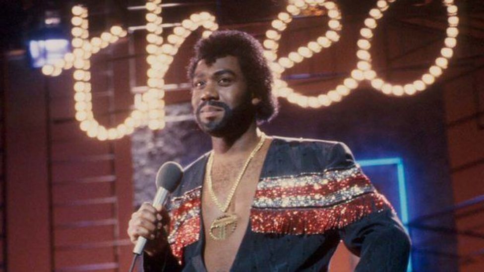 Lenny Henry to receive special Bafta honour - BBC News