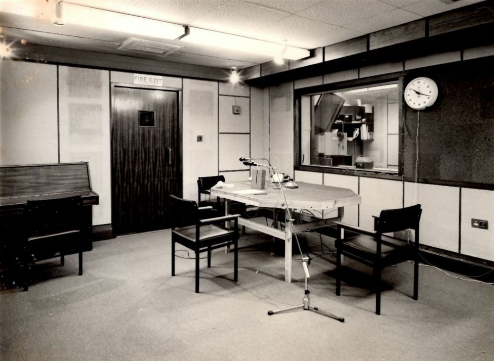 The Village Loudspeaker: What’s happened to truly local radio? - BBC News