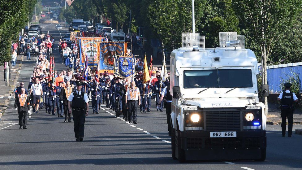 Call to build on NI parades progress after 'peaceful' Twelfth - BBC News