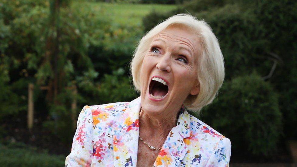 Mary Berry: Seven things you might not know - BBC Newsround