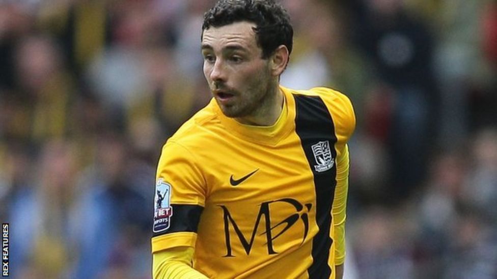 David Worrall: Millwall sign winger following Southend exit - BBC Sport