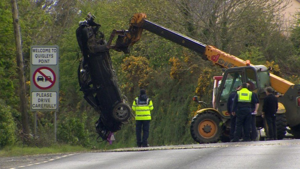 Community in shock after Donegal crash - BBC News