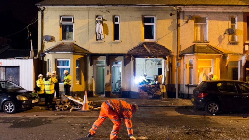 Newport house gas explosion: Man still critical in hospital - BBC News