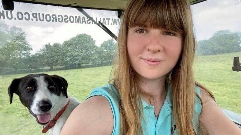 Diciâu: 'Dyw'r gefnogaeth ddim yna i ffermwyr' - BBC Cymru Fyw