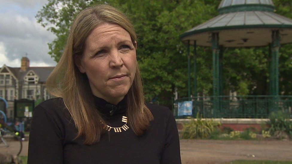 Galw am droi holl ysgolion Cymru'n rhai cyfrwng Cymraeg erbyn 2050 ...