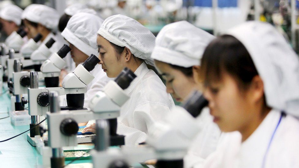 China sees first monthly trade deficit in three years - BBC News