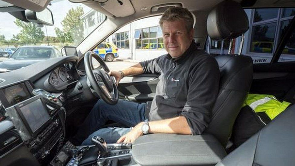 Traffic Cops star 'TV Tim' retires from South Yorkshire Police - BBC News