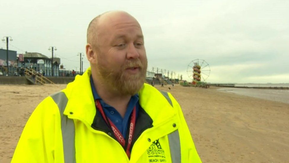 Storm Eunice: People urged to only travel 'if absolutely necessary ...