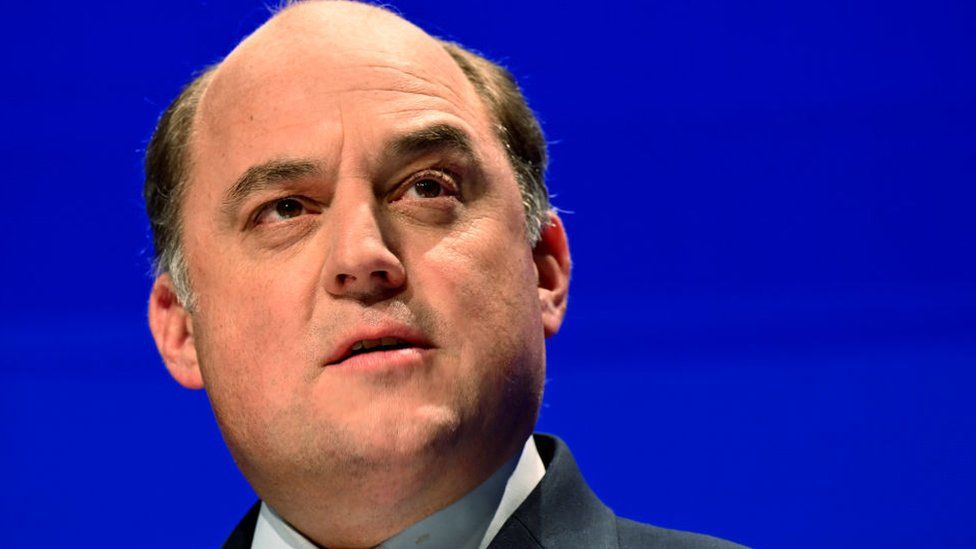 Newspaper headlines: 'Hunt takes control' amid 'secret plot to oust PM' - BBC News