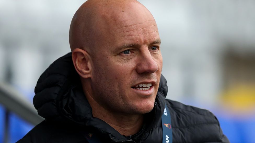 Tom Everard: Jersey Reds bolster forwards with new lock - BBC Sport