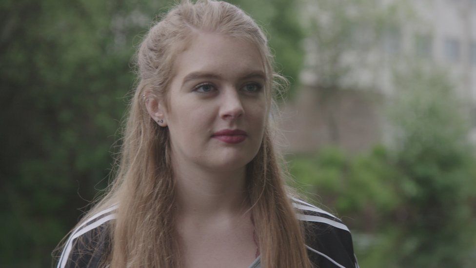 How a social media film exposed a pick-up artist - BBC News