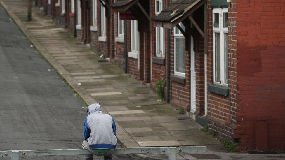 Rotherham abuse: Police should 'do more' for survivors - BBC News