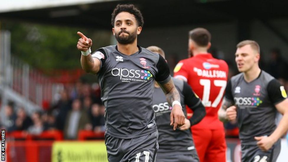 Crawley Town 0-3 Lincoln City - BBC Sport