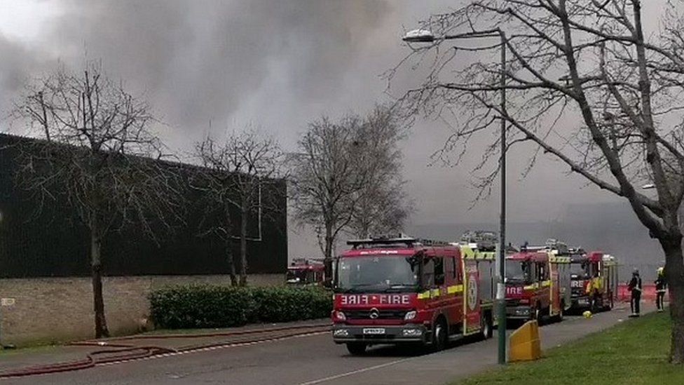 Huge Greenford warehouse blaze 'under control' - BBC News