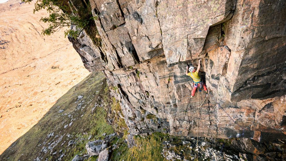 New climb dedicated to Aberdeen-born mountaineer Andy Nisbet - BBC News