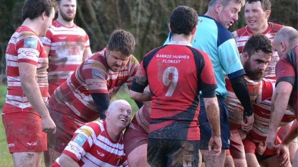 Players in their 50s and 60s 'make up numbers' in rugby - BBC News