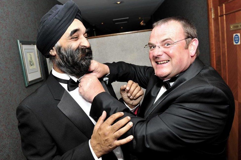 Sandwell Council leader Darren Cooper dies - BBC News