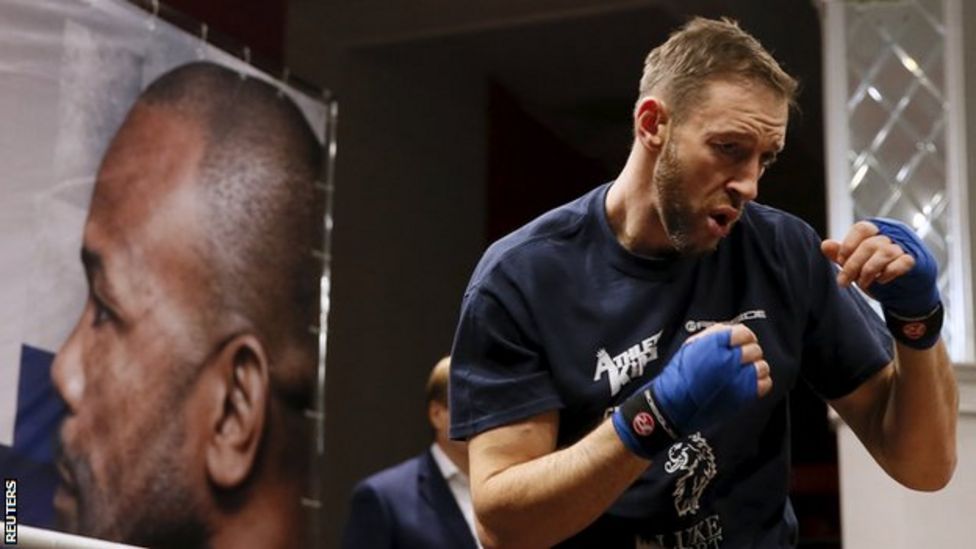 Enzo Maccarinelli beats Roy Jones Jr with fourth-round knockout - BBC Sport