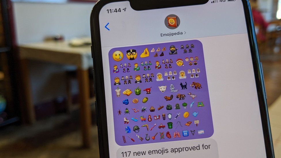 Emoji: Emojipedia has released 117 new emoji - BBC Newsround
