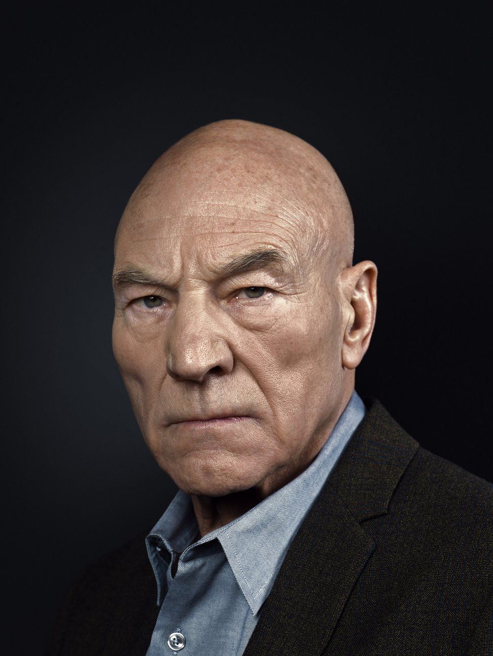 In pictures: Behind the mask - BBC News