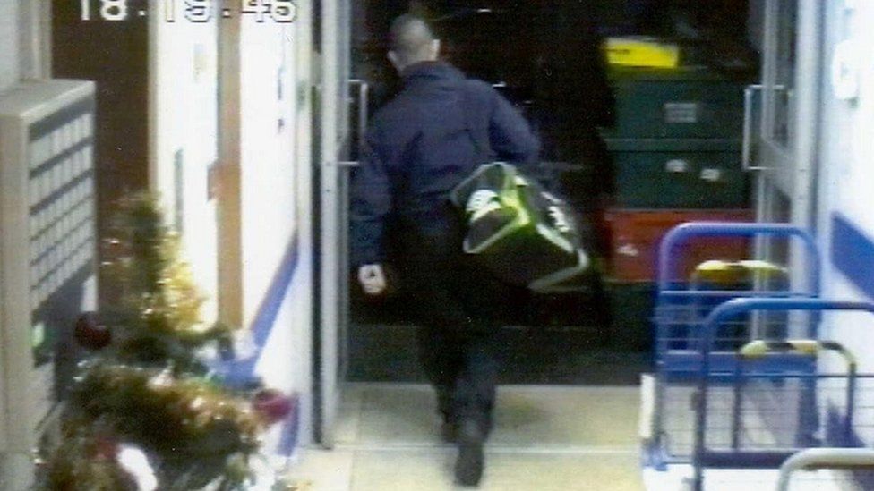 How does Hatton Garden compare with the UK's biggest thefts? - BBC News